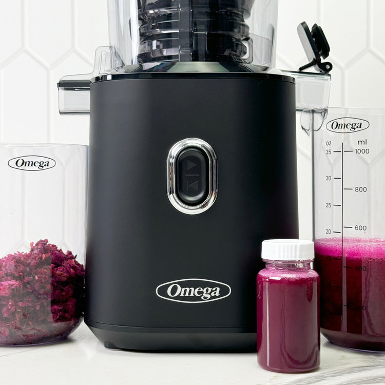 Omega Time Saving Batch Juicer, Cold Press Juicer, in Black (OMJCSMVBBK13)